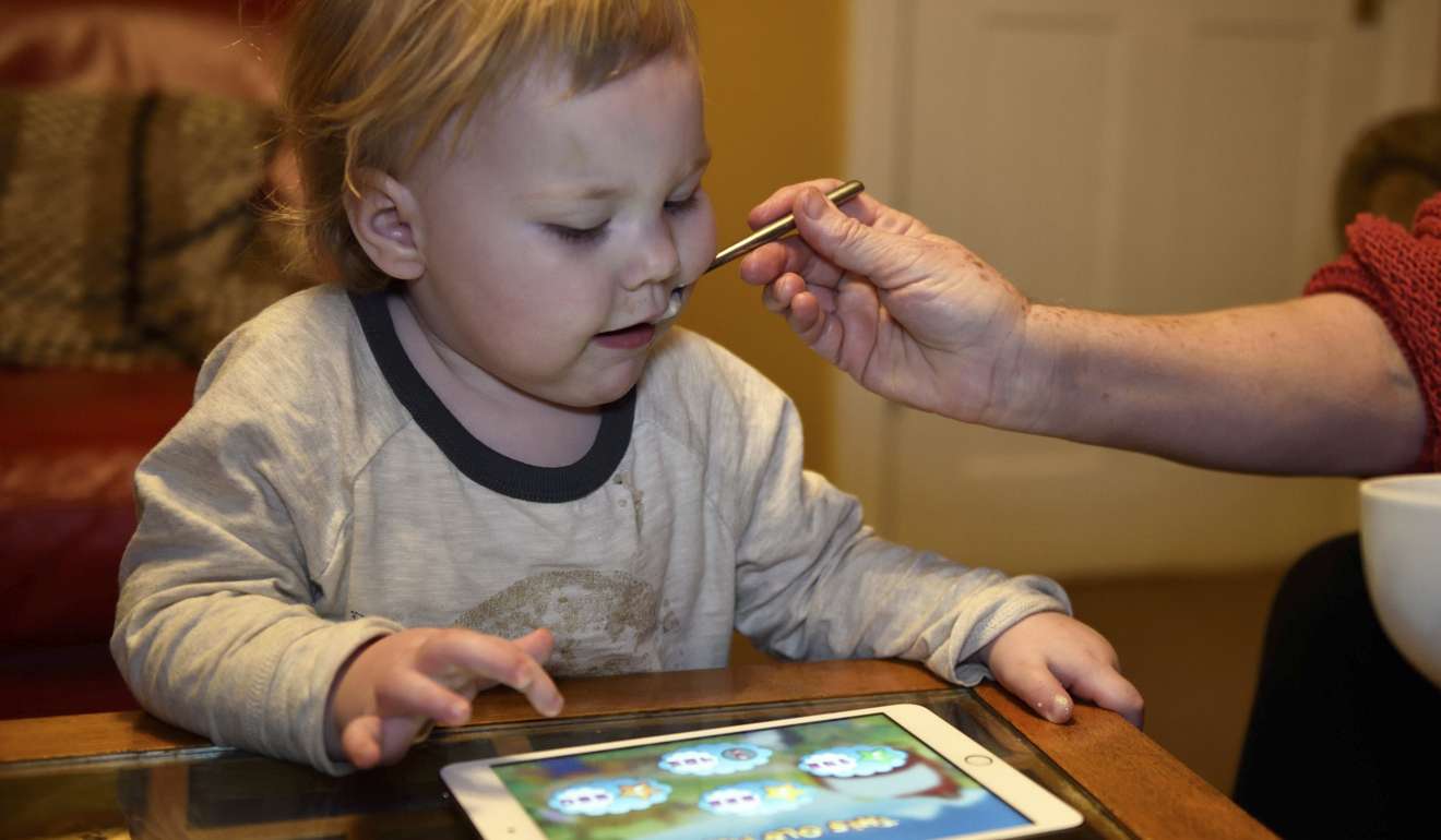 More app, less nap: toddlers who use touchscreens don’t sleep as much ...