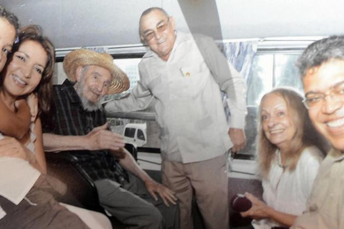 Photo of Fidel Castro appears to disprove rumours of his death | South ...