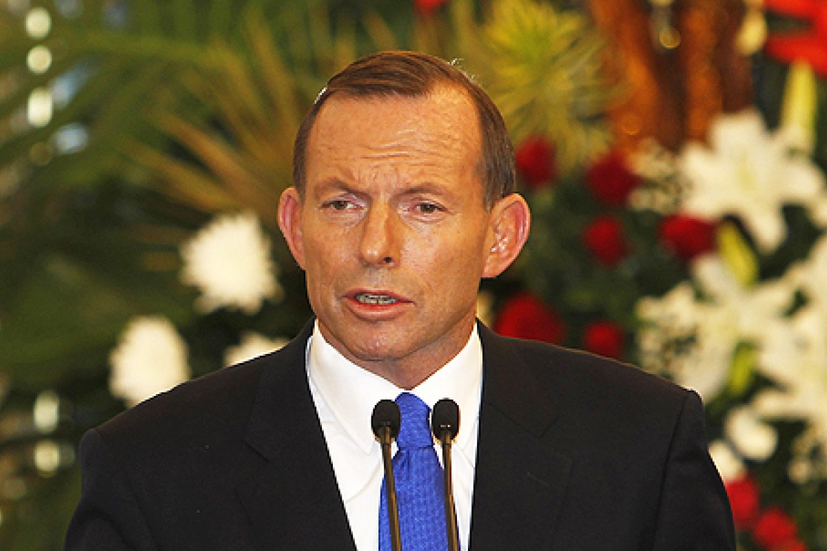 Australian PM Tony Abbott under pressure over refugee ‘back-pedal ...