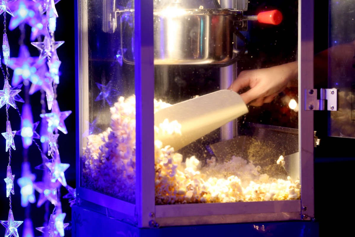 Eating popcorn may screen out film adverts’ effects | South China ...