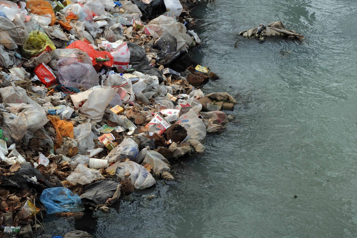 Documentary maker captures mounting waste from Chinese population boom ...
