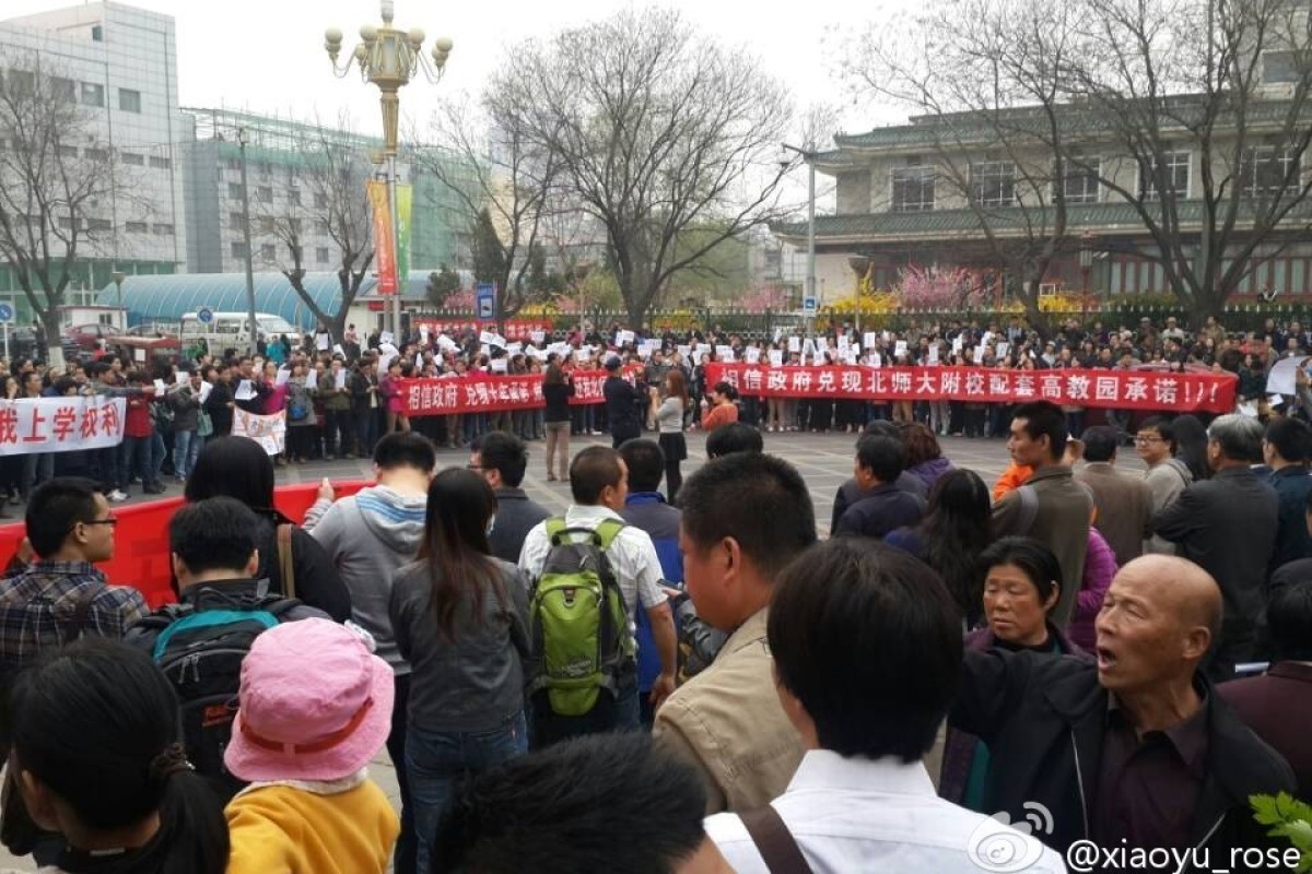 Hundreds protest at district government in Beijing for school rights ...