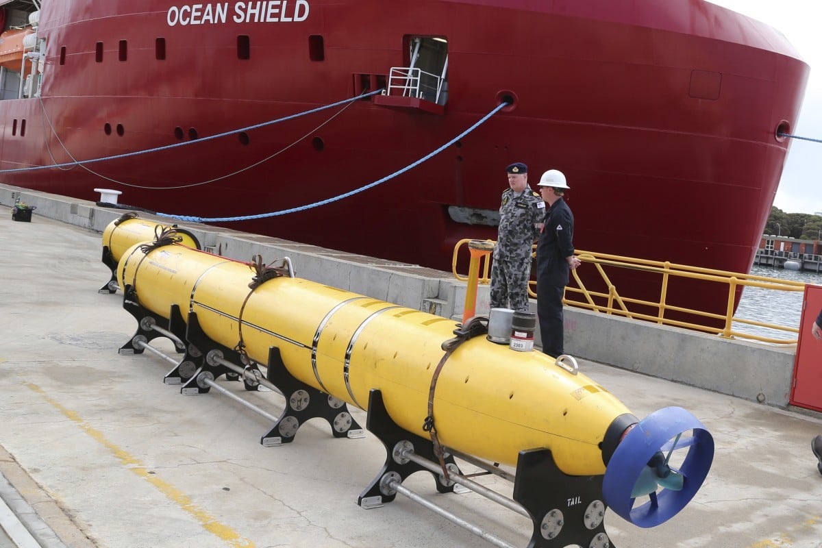 Underwater search for MH370 black boxes begins - just days before their ...