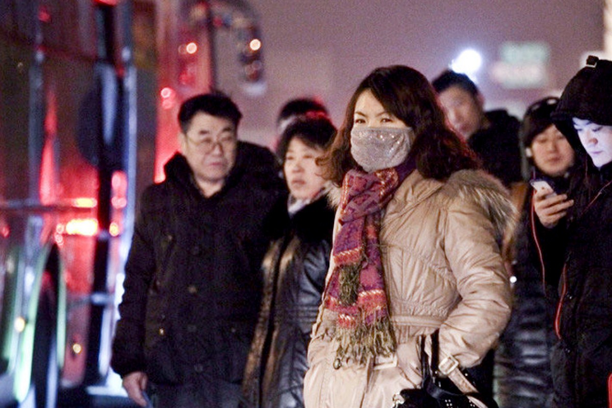 Life in a Beijing satellite town: Elderly parents queue for hours at ...