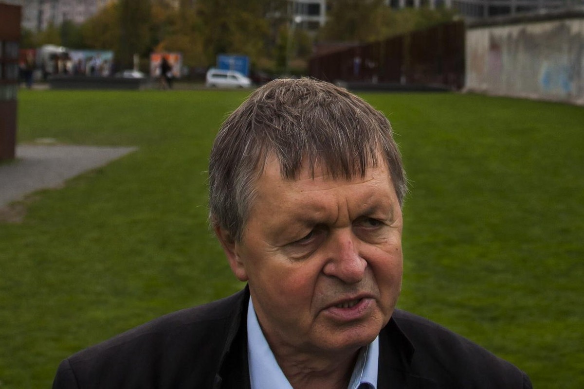 Heroism remembered as anniversary approaches of Berlin Wall's fall ...