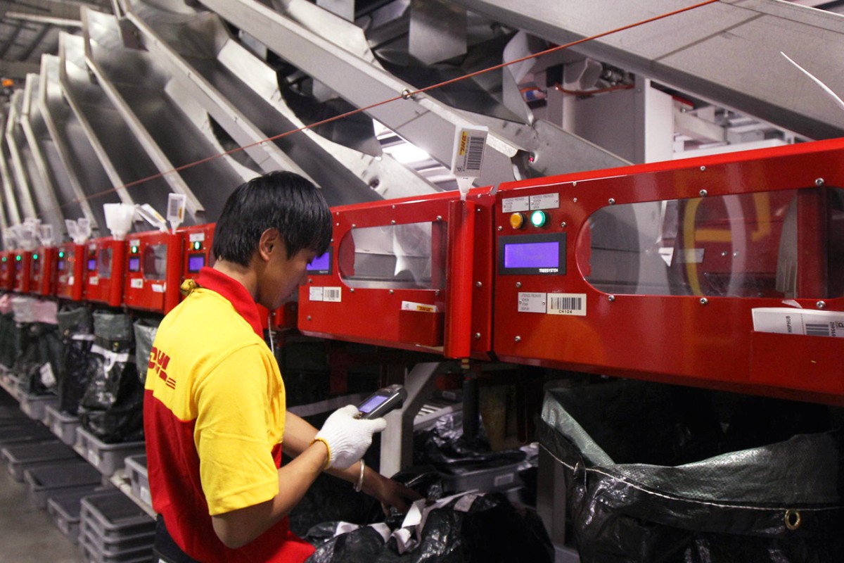 Hong Kong firms wary on fourth-quarter air shipments | South China ...
