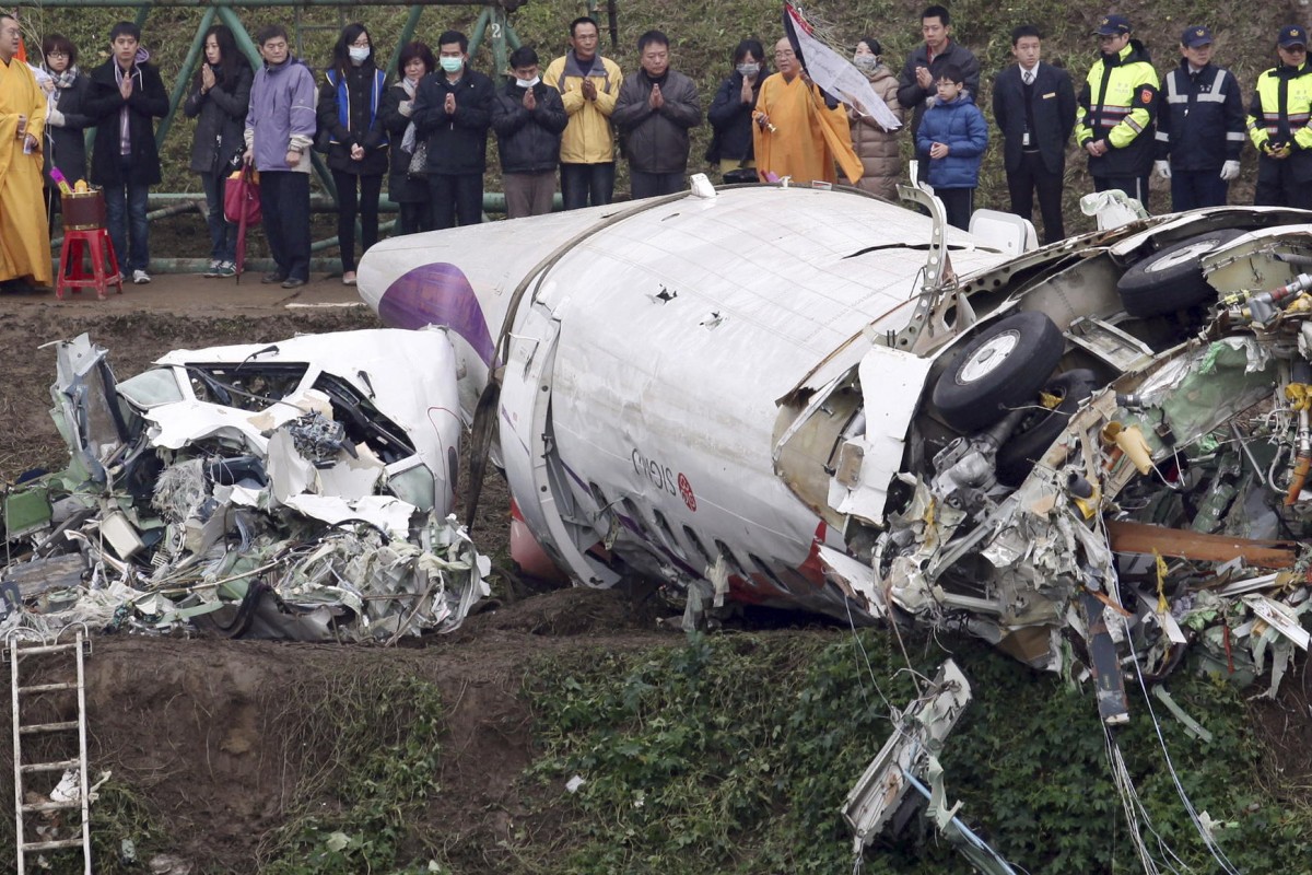 TransAsia crash survivors say last-minute seat change, strangers' help ...