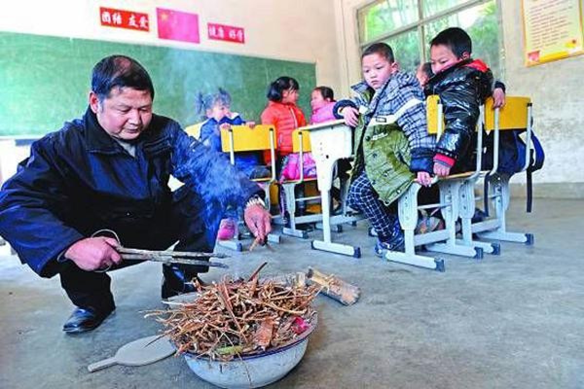 Around the nation: Teacher lights fires to keep pupils warm in freezing ...