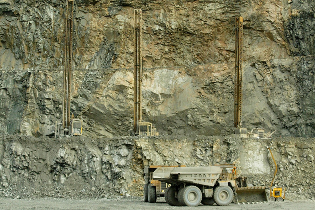 Chinese firm Zijin Mining Group buys US$710m gold and copper assets ...
