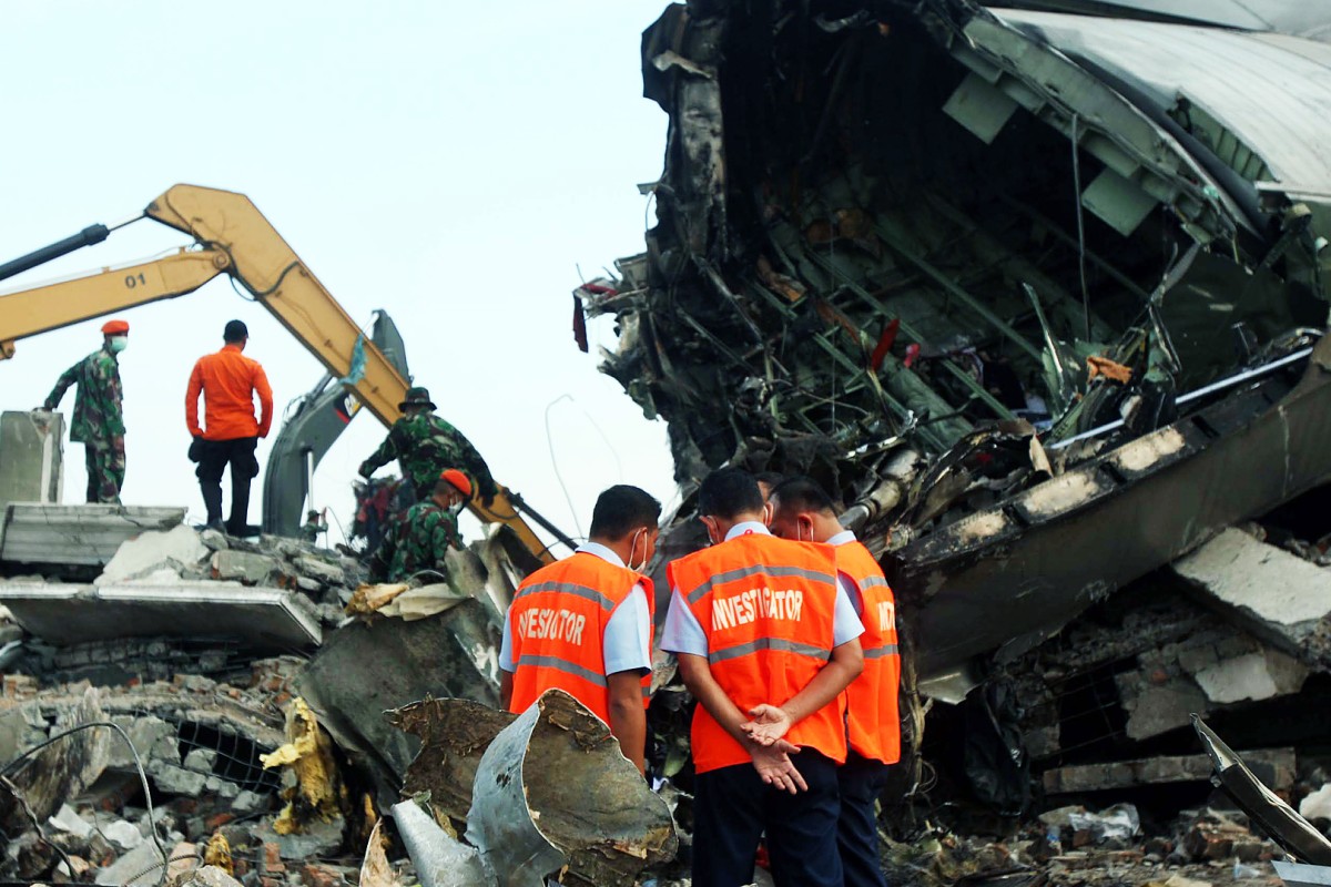 Indonesia to review ageing air force fleet after Hercules crash killed ...