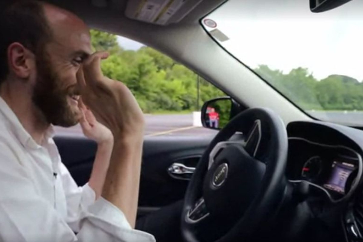 Moving violation: Cybersecurity experts hack Jeep on highway, switching ...