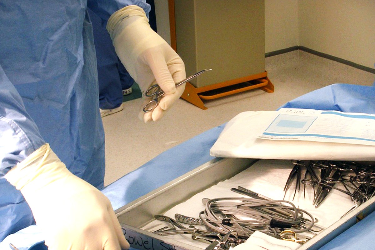Five cases of surgical instruments left in patients among 11 serious ...