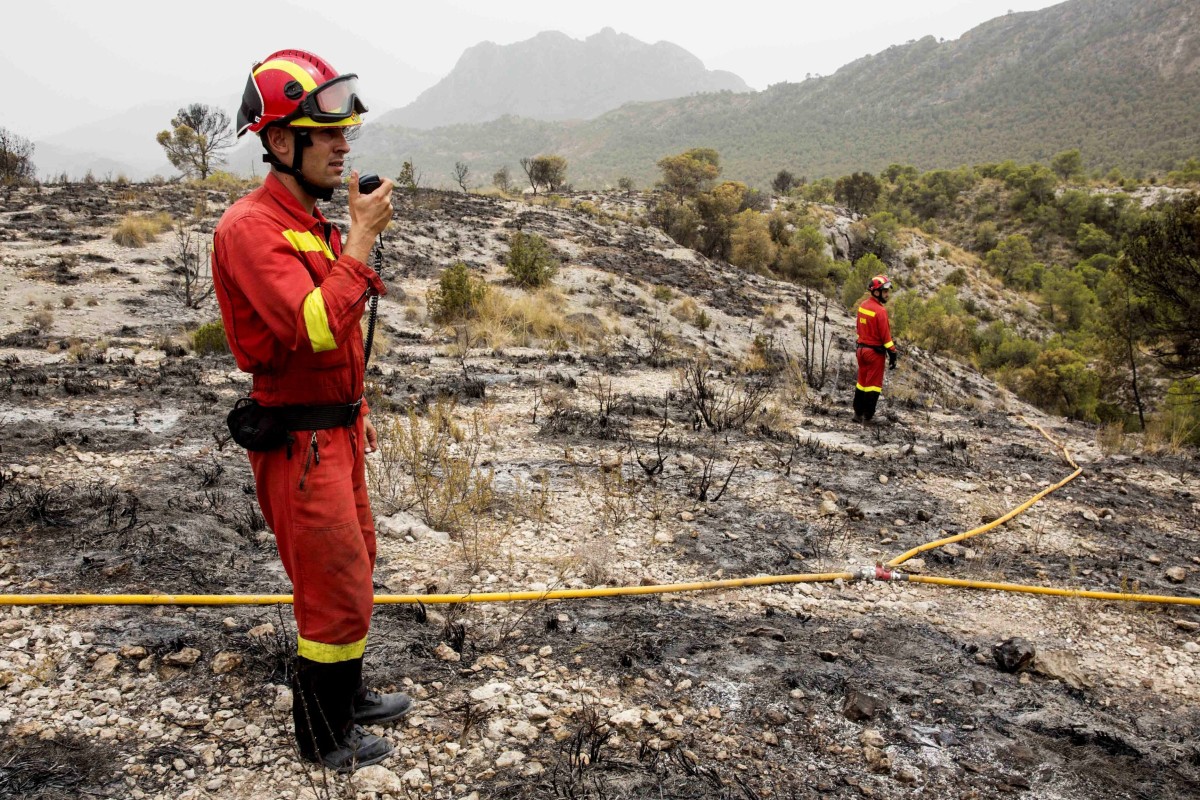 Wildfire forces nearly 2,500 Spaniards to be evacuated from their homes ...