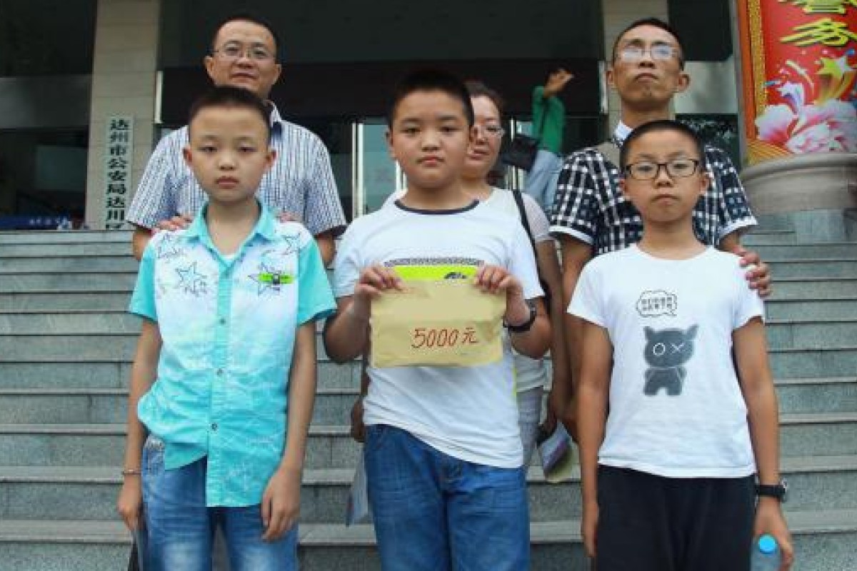 Chinese boys wrongly accused by granny share 5,000 yuan reward from ...