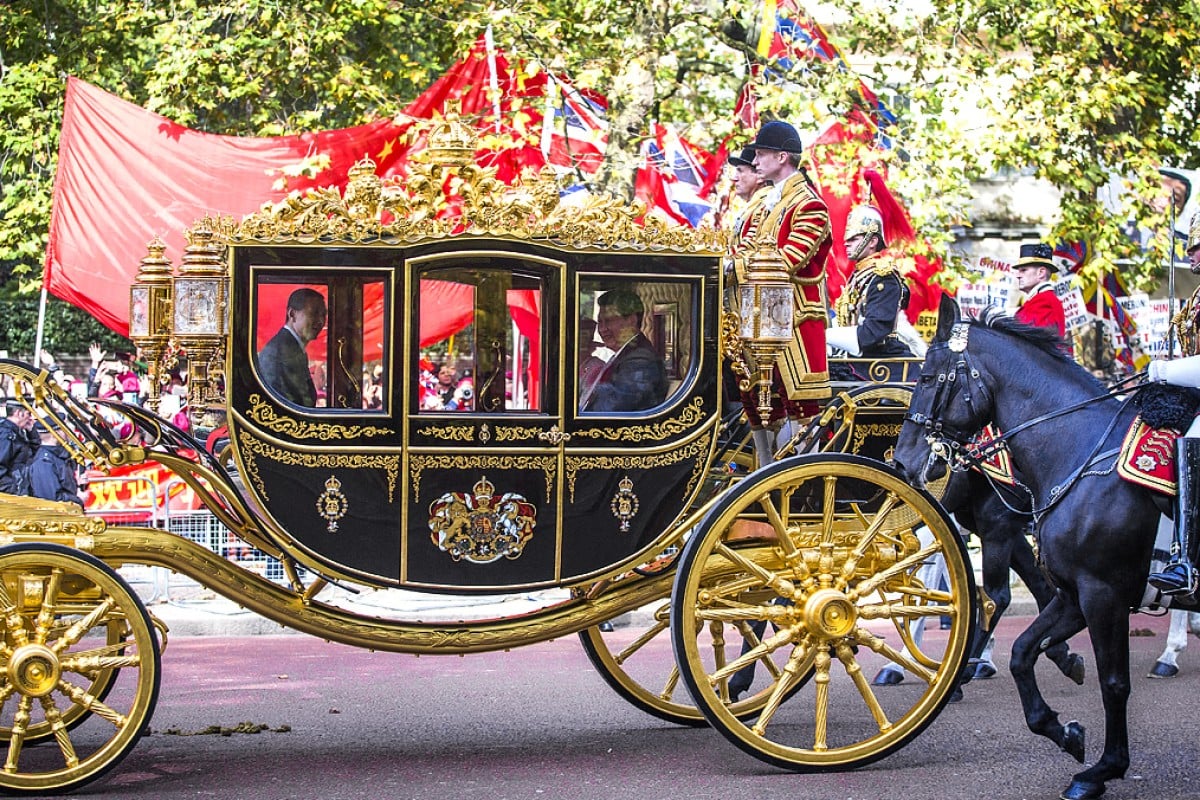 Xi Jinping’s carriage ride up London’s Mall runs the gauntlet of Falun ...