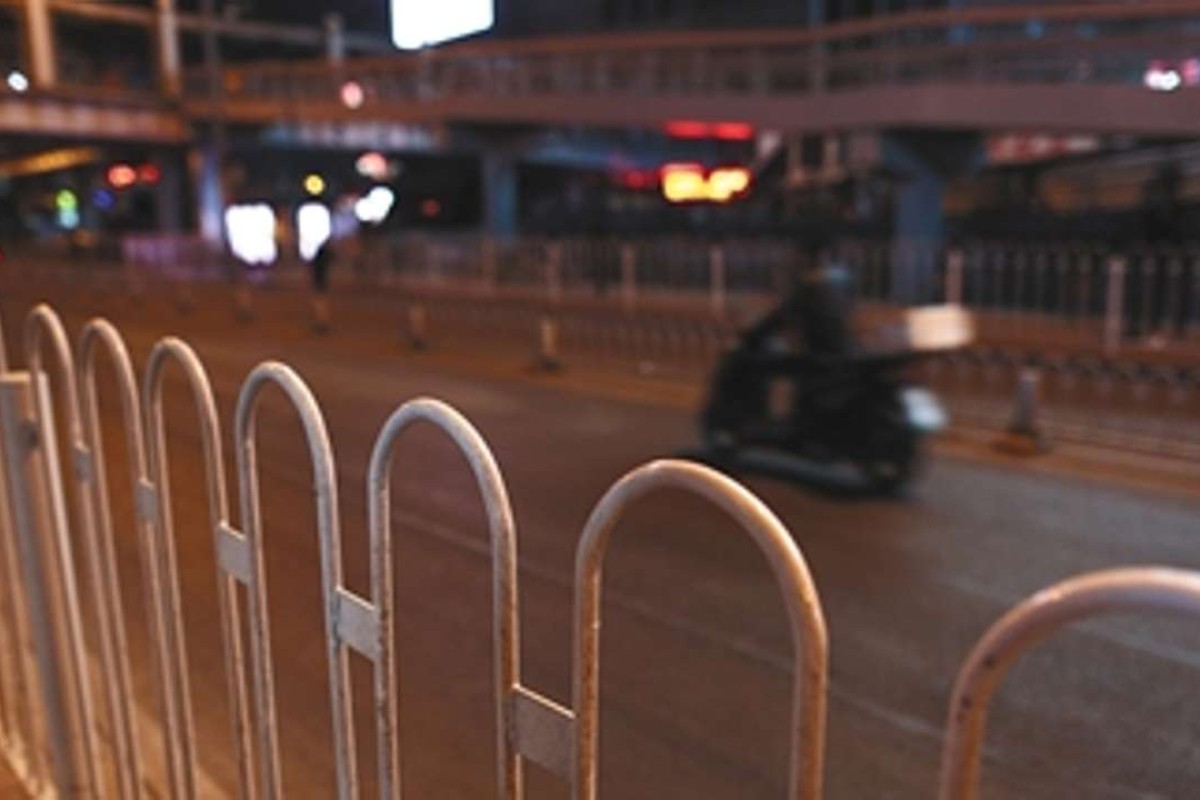 Pregnant Chinese woman dies after getting head stuck in railings as ...