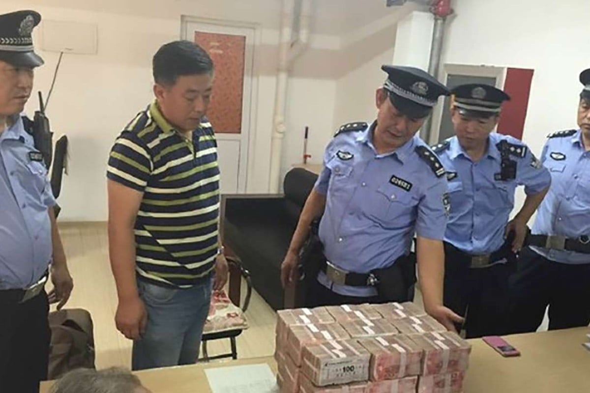 Festive windfall: Chinese villagers receive 5 million yuan in bundles ...