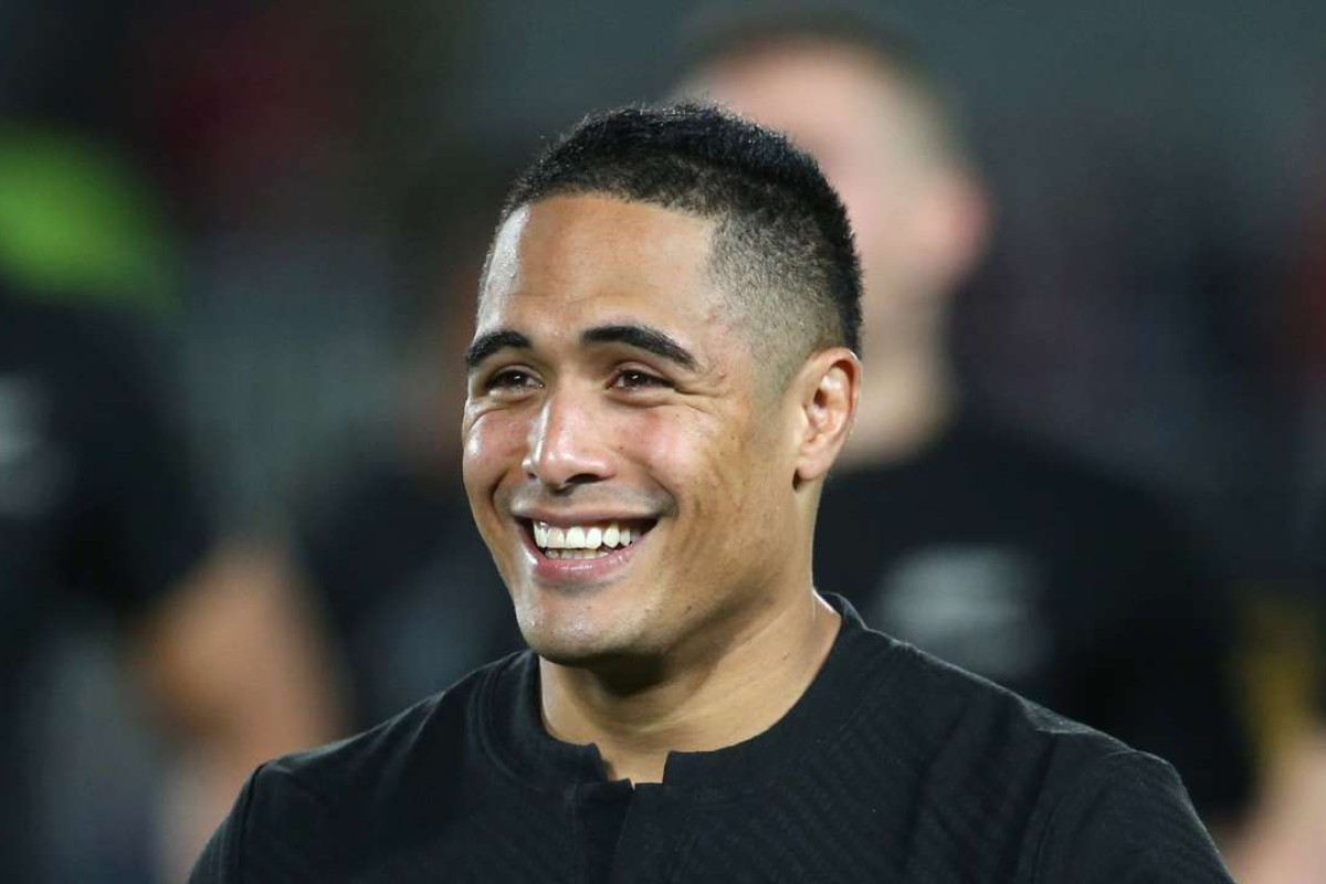 Down the toilet: All Blacks drop Aaron Smith over illicit airport ...