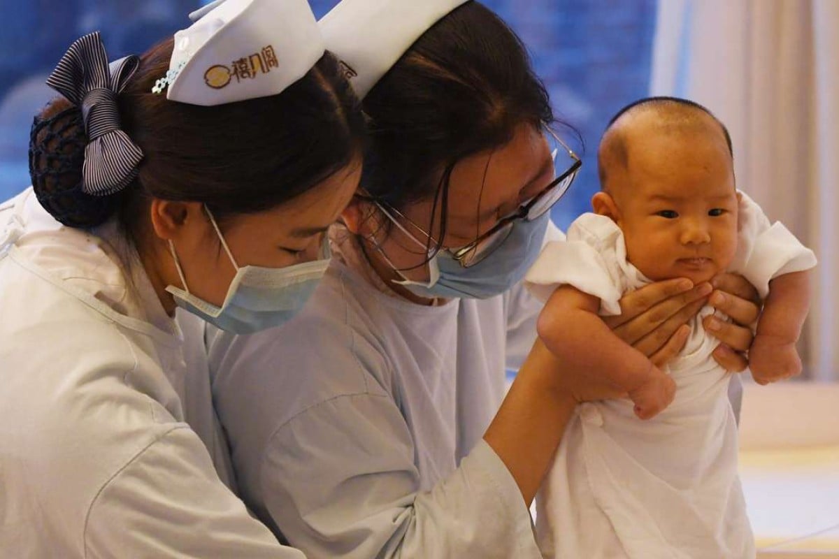 China sees 1.3 million more new babies in 2016 ... but workforce ...