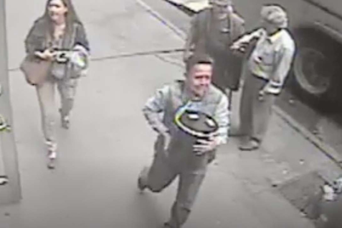 Manhattan’s brazen bucket-of-gold thief, famous from viral video, is ...