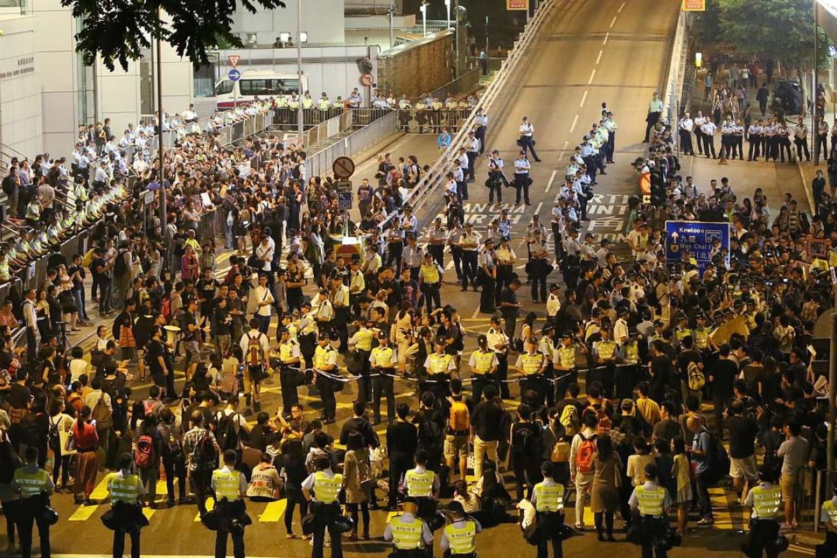 Defence lawyers seek suspended prison sentences for police officers ...