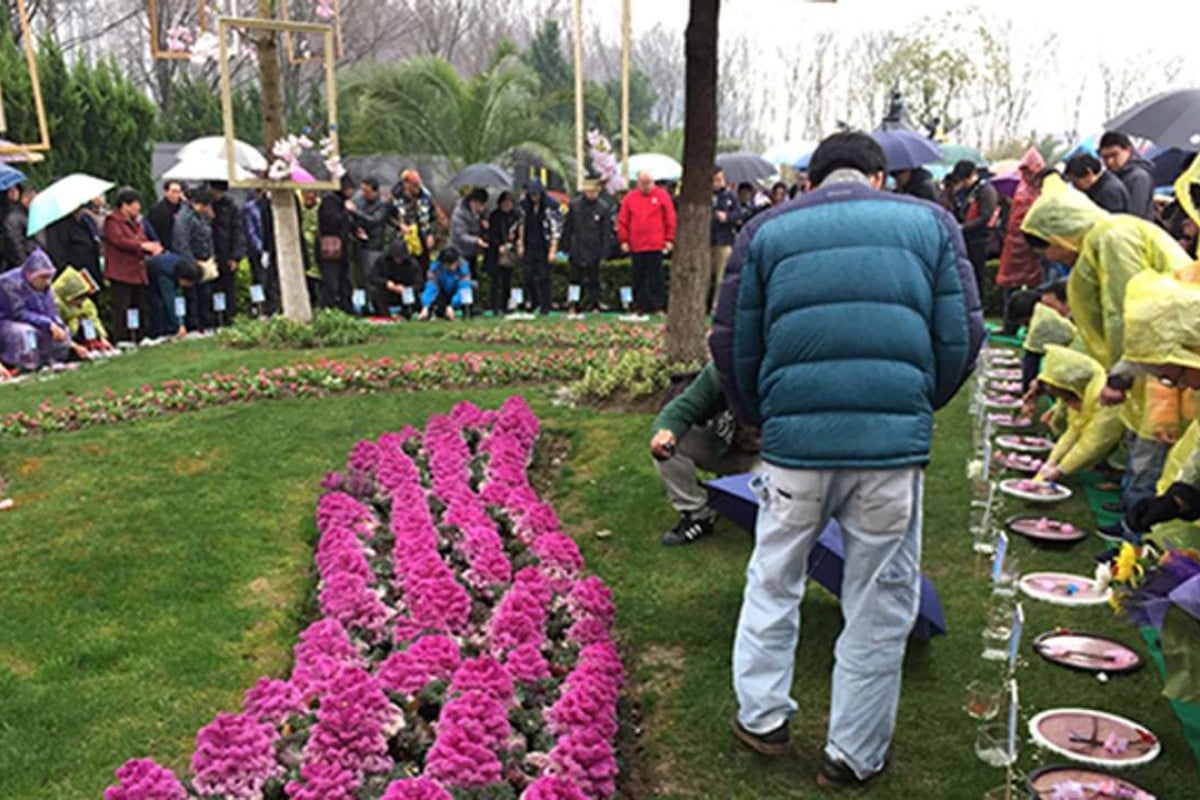 Shanghai cemetery promotes space-saving ‘family plan’ burial plots as ...