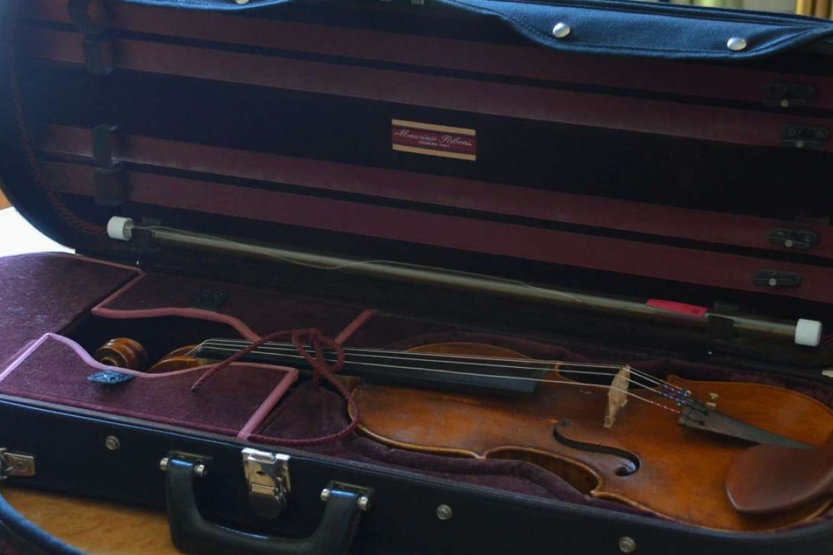 Serbia returns stolen violin worth 300,000 euros back to Paris | South ...