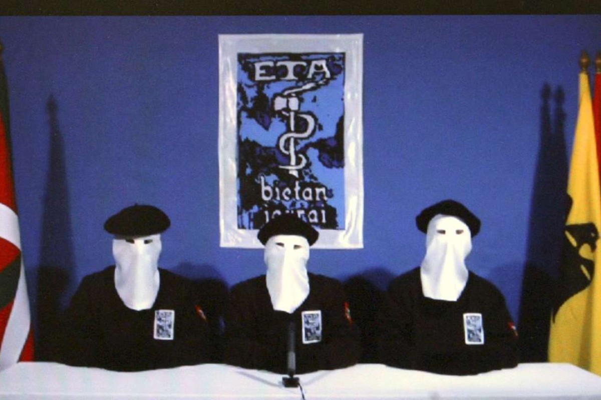 Basque group ETA gives France list of arms caches under disarmament vow ...