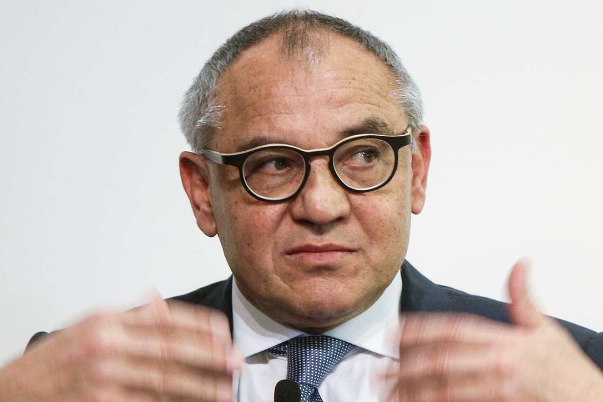 From top to bottom: Felix Magath challenges Shandong Luneng to prove ...