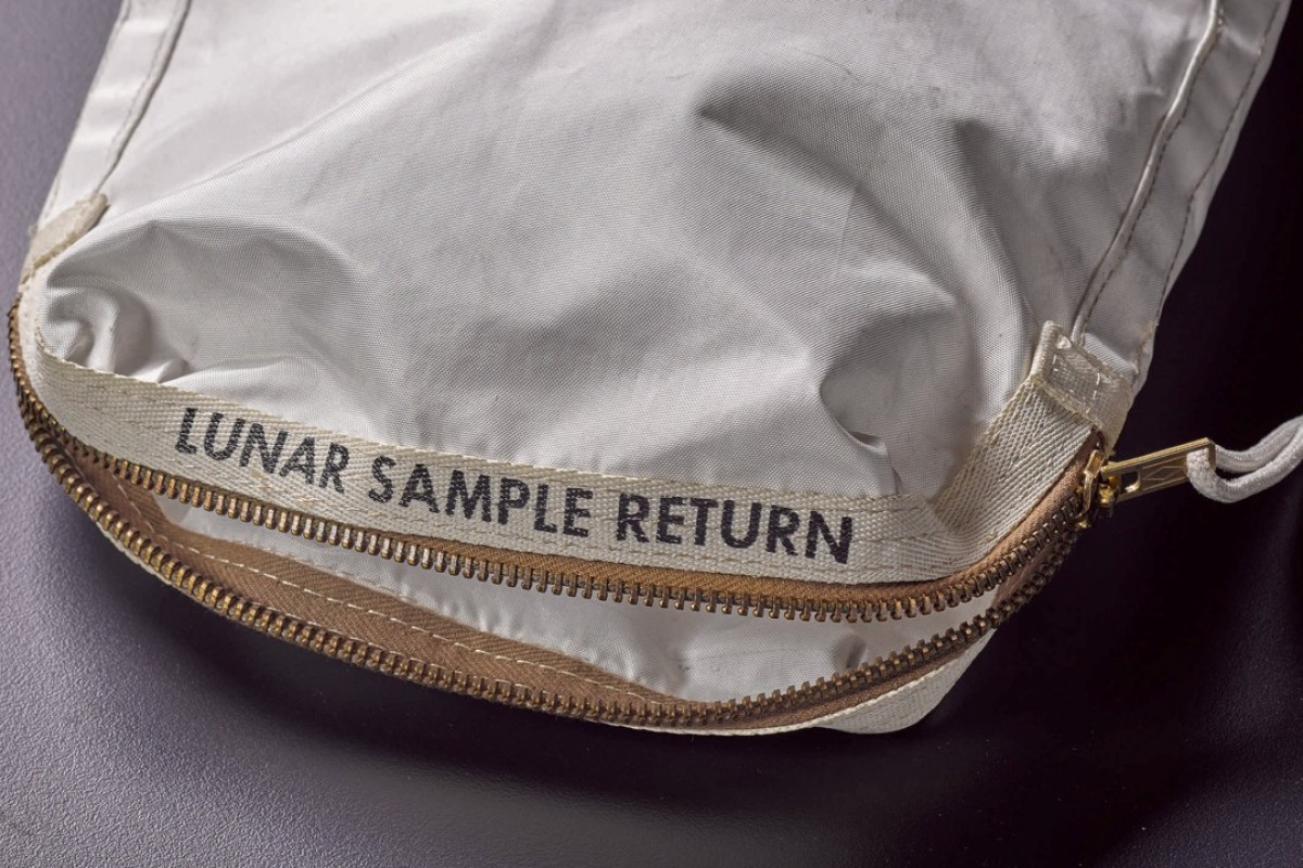 Neil Armstrongs Bag Of Moon Dust May Fetch Us 4 Million On Auction