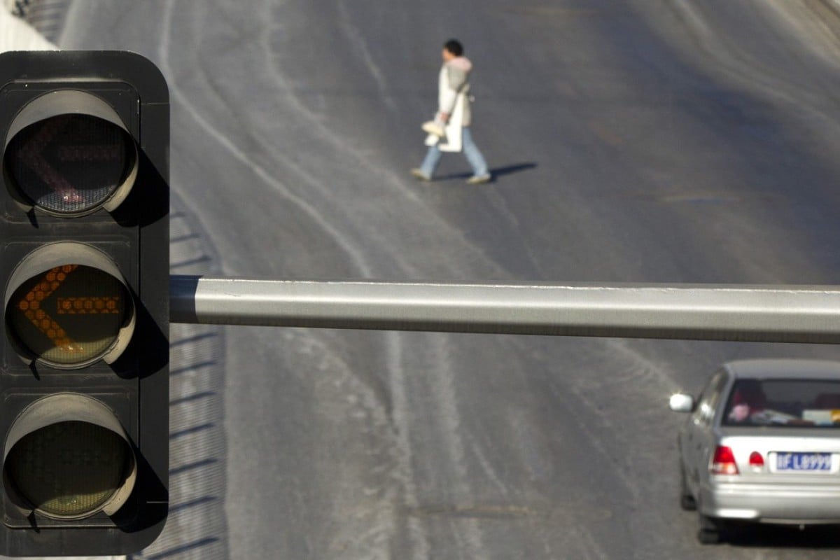 Gridlock on China roads after frustrated driver tampers with ‘slow ...