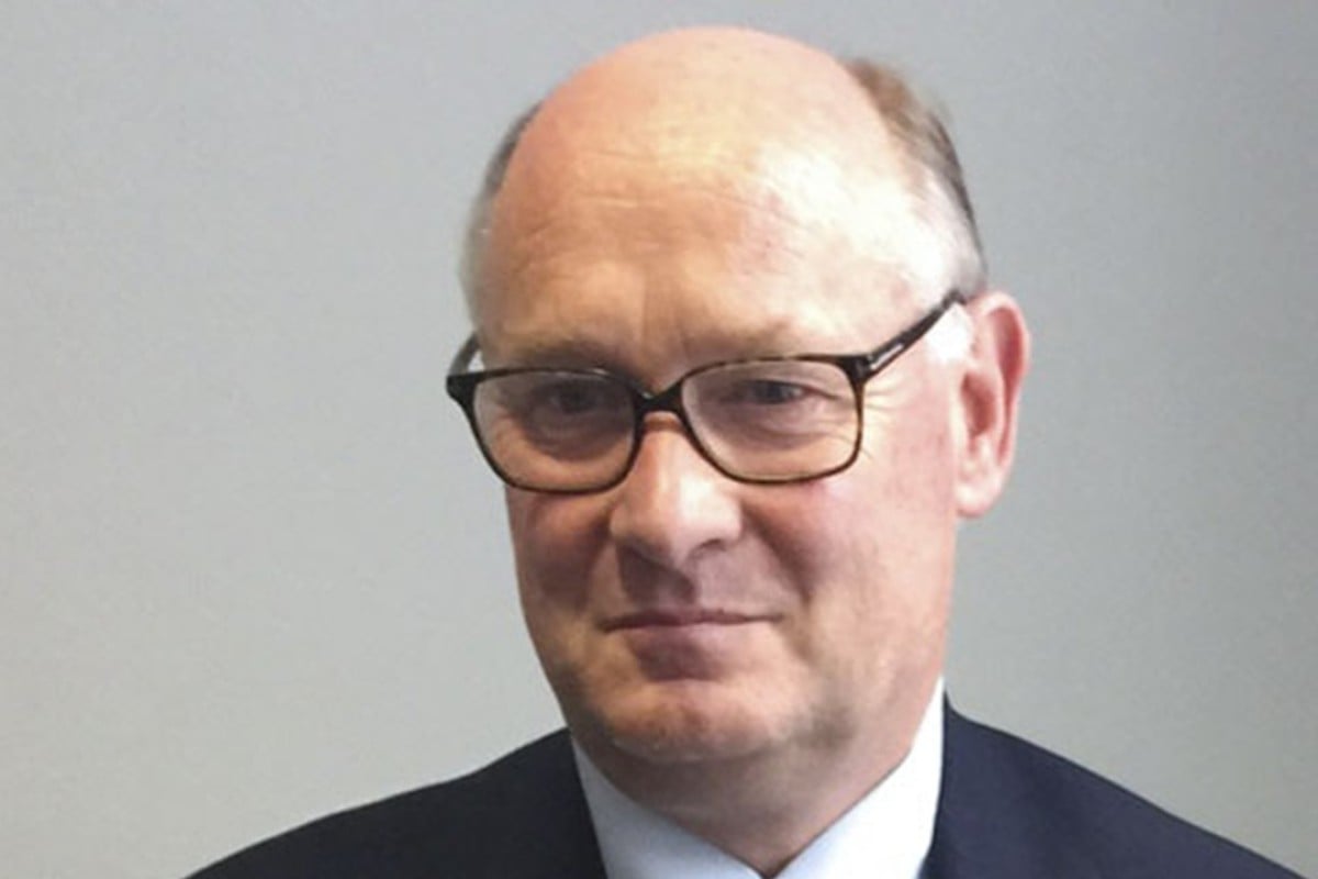 Outgoing HSBC chairman advises successor not to be constrained by ...