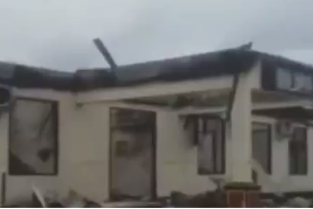 Suspected Indonesian radicals armed with bows and arrows burn down ...