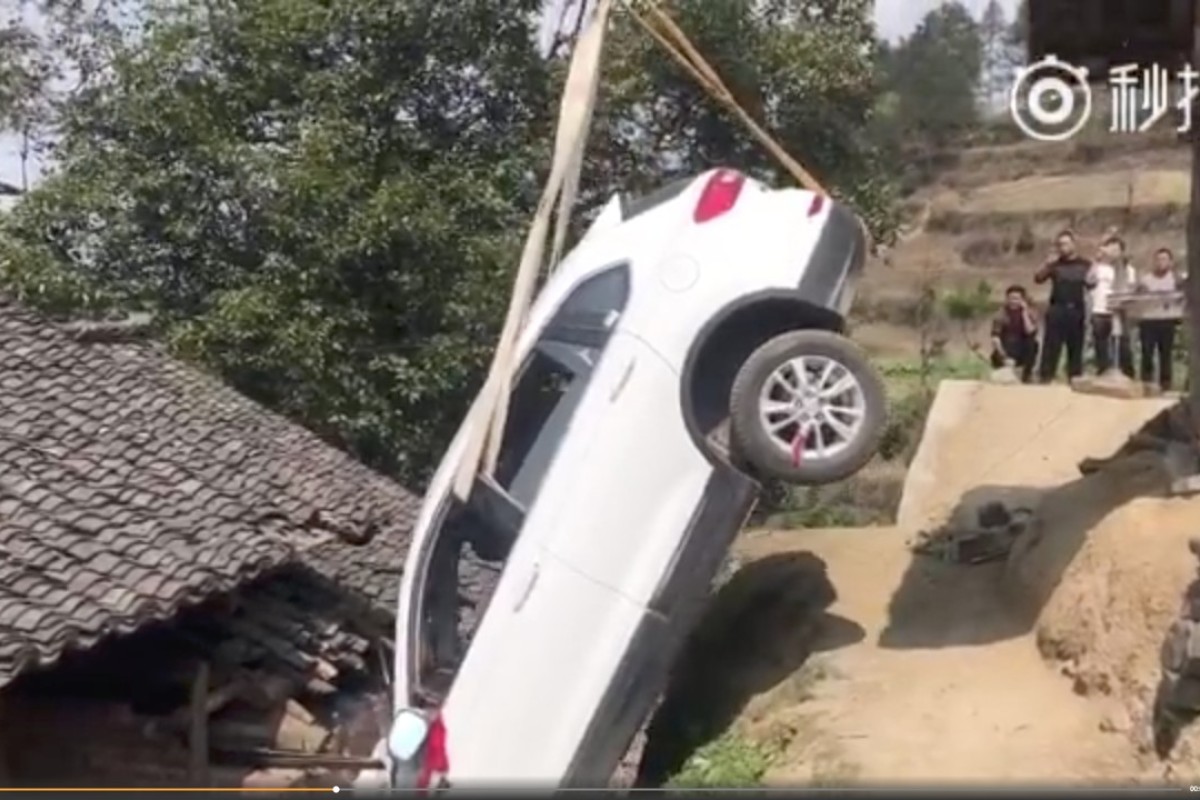 Chinese driver hits the roof after losing control of his car | South ...
