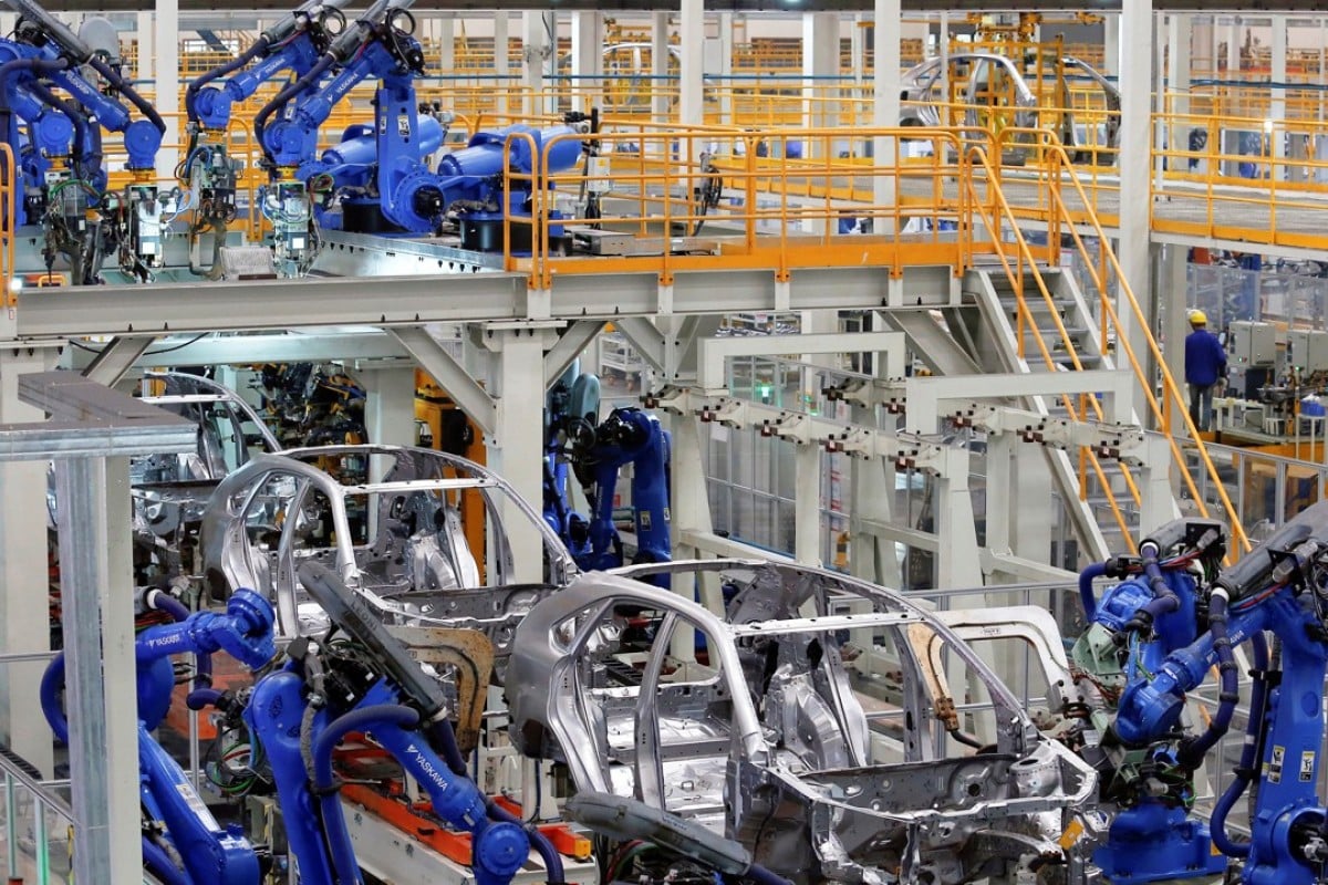 BYD, backed by Warren Buffett, gets more love from analysts than Tesla ...