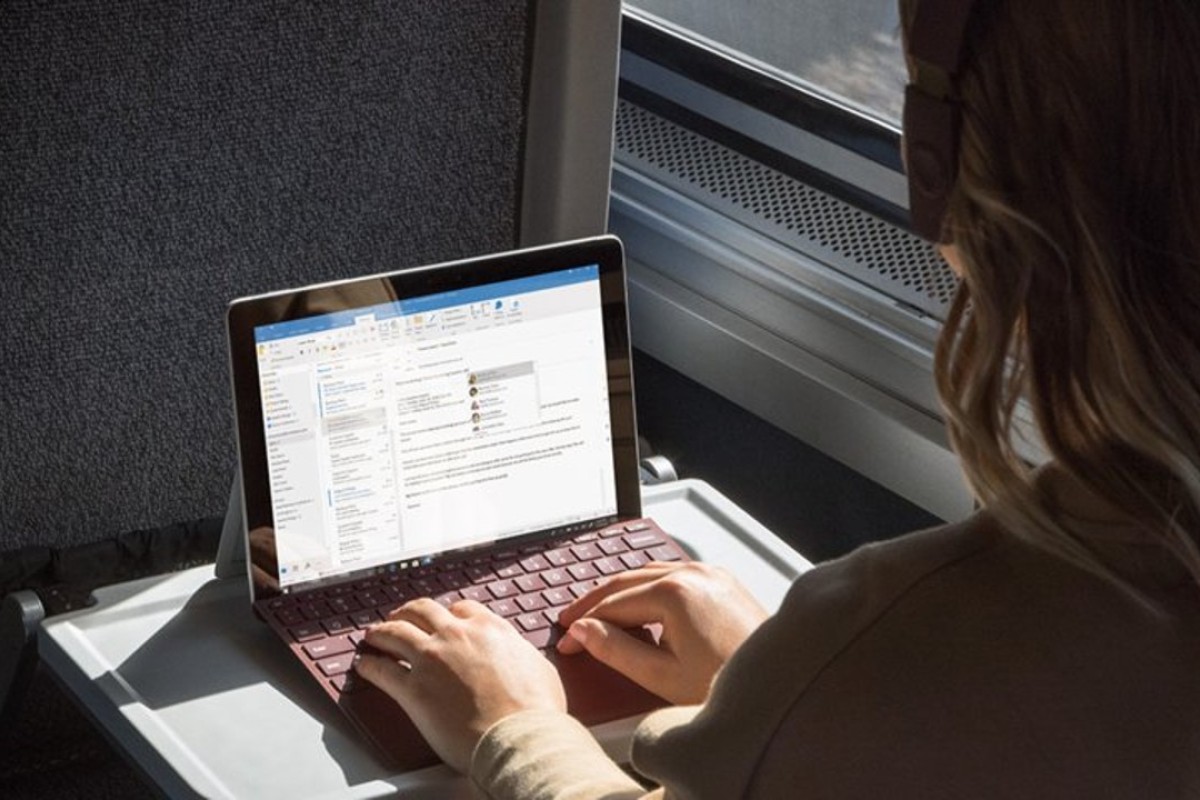 Microsoft to release a new, super-small US$400 Surface tablet | South ...