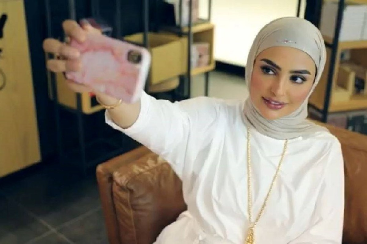 Kuwaiti beauty blogger Sondos Alqattan pays the price for ugly views ...