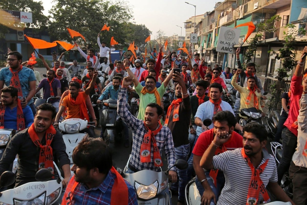 Thousands of Indian Hindus rally to demand temple be built on disputed ...