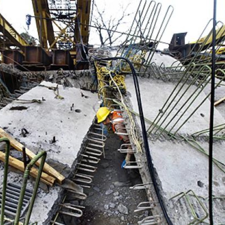 Three killed as Mumbai airport flyover collapses | South China Morning Post