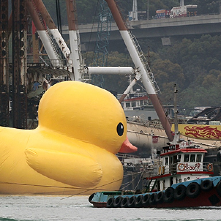 Giant inflatable Rubber Duck set to sail into Victoria Harbour next ...