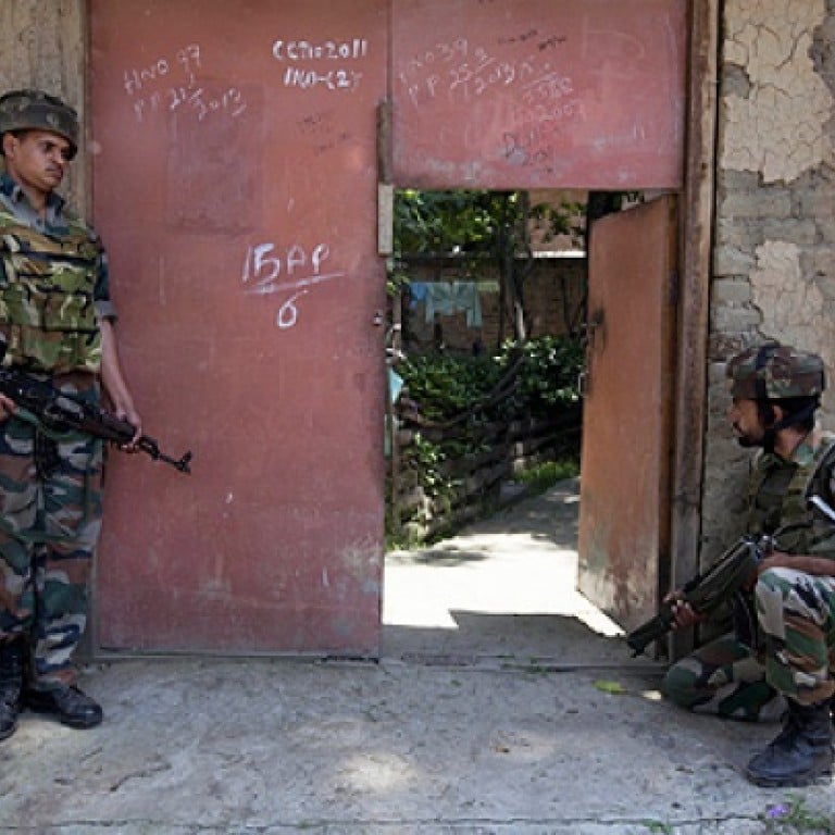 Kashmiri militants kill three soldiers in ambush outside Srinagar ... Kashmiri militants kill three soldiers in ambush outside Srinagar ...