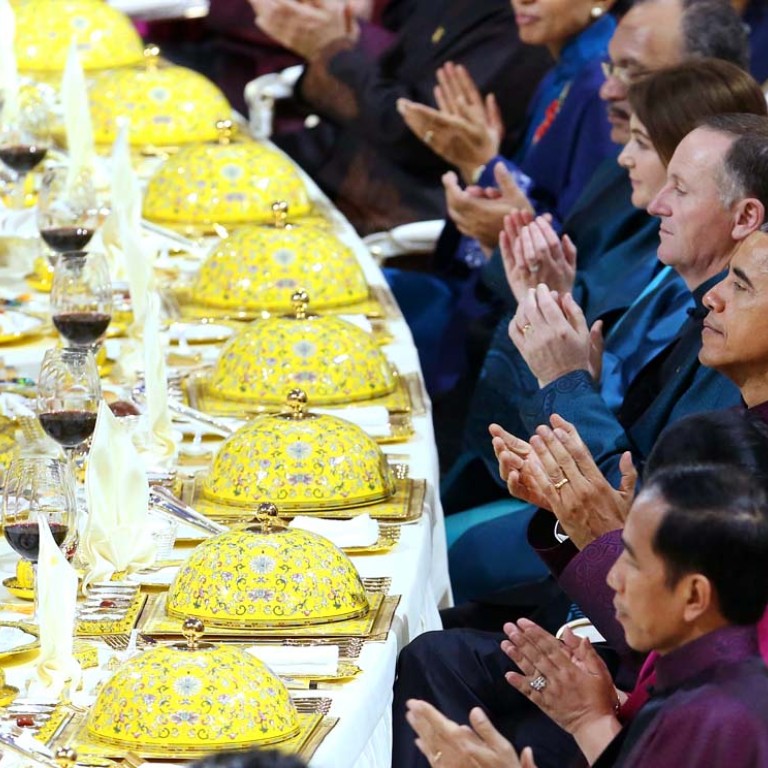 Apec leaders treated to colourful spectacle as Beijing plays host ...