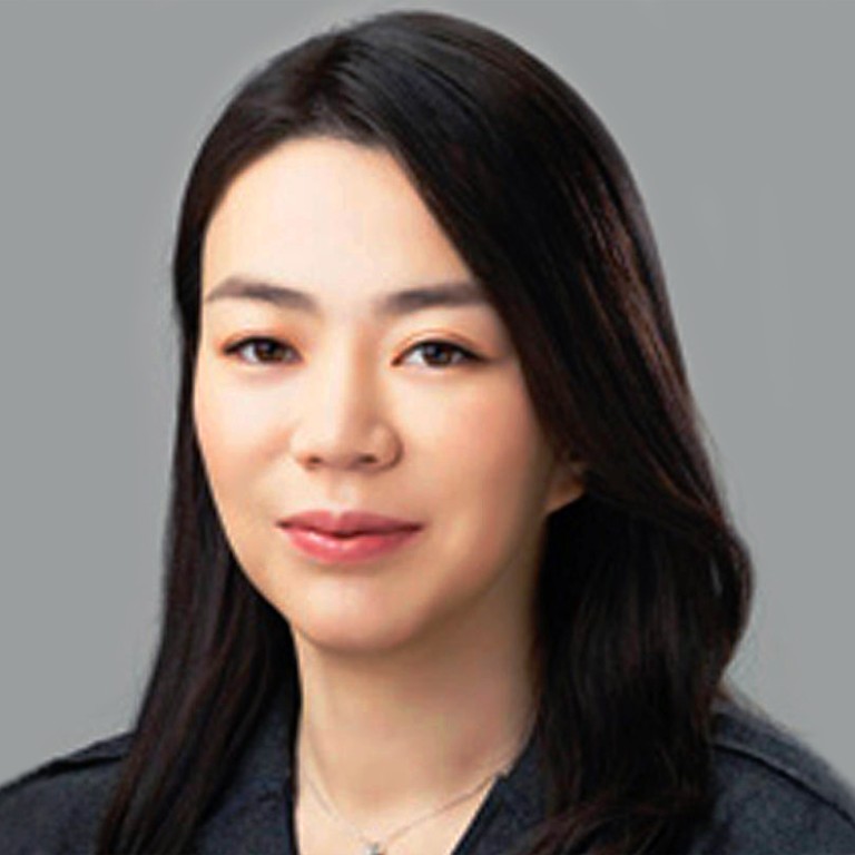 Daughter of Korean Air chief resigns after kicking out stewardess over ...