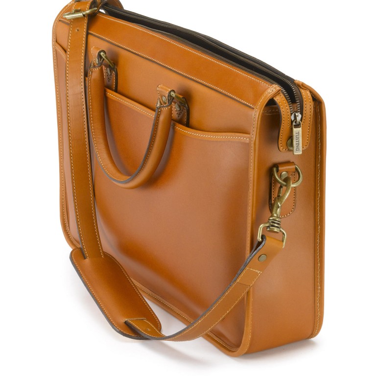 Tusting, discreet British accessories brand, opens in Tianjin, China ...