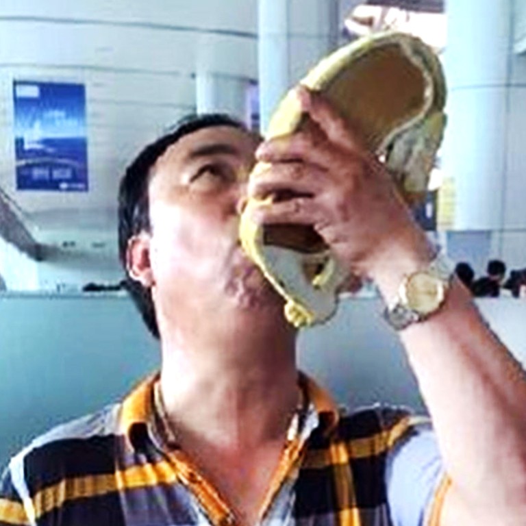 Two Chinese Passengers Try To Down Sex Enhancing Booze Before