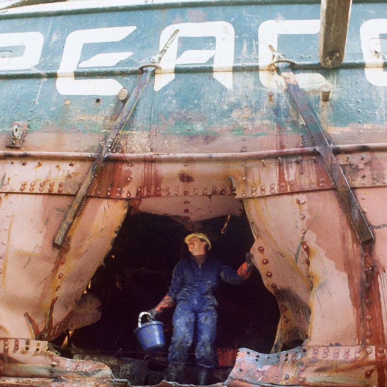 'Deepest regret': 30 years on, French secret agent apologises for ...