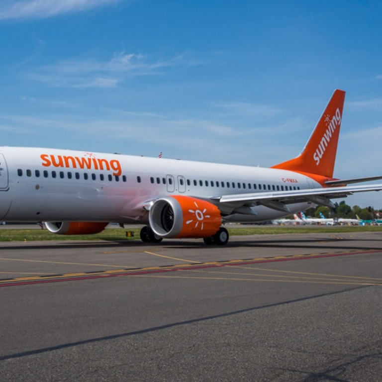 Catastrophe averted: Canadian Sunwing Boeing 737 from Belfast could ...