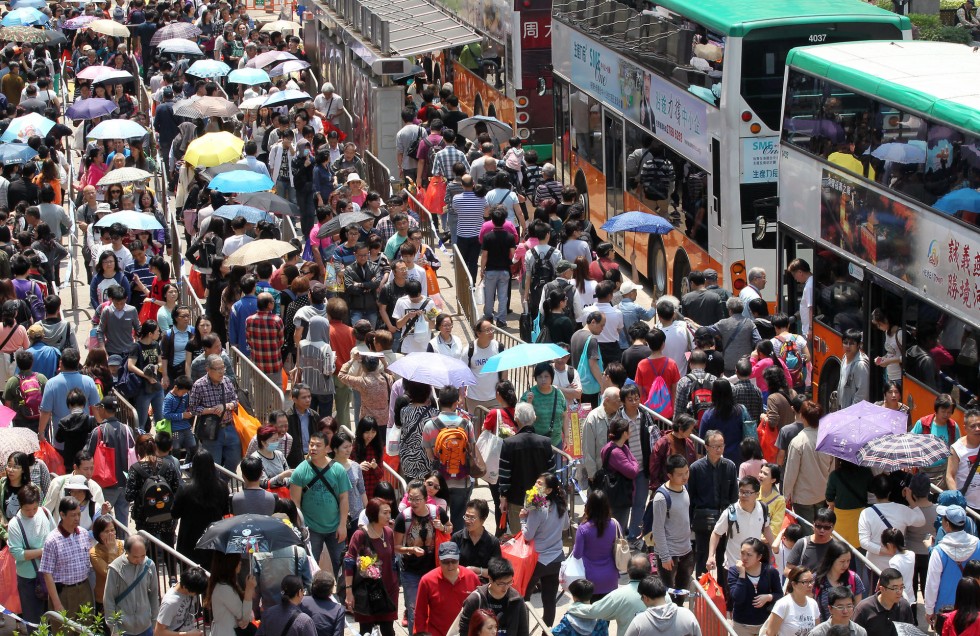 Ching Ming grave-sweepers enjoy a more costly festival in Hong Kong ...