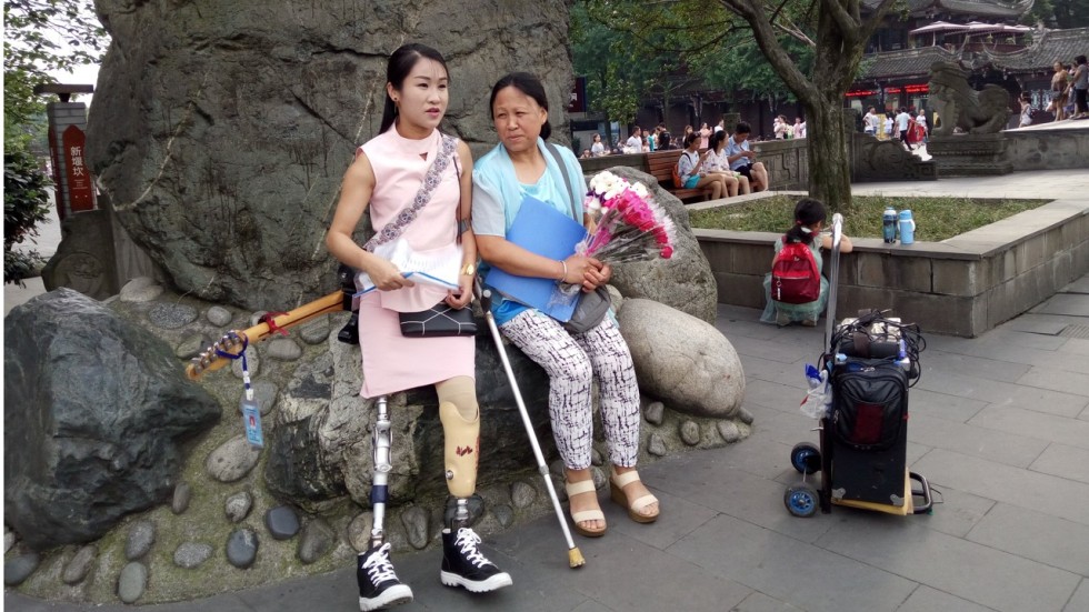 Singing through triumph and disaster, the earthquake amputee whose ...