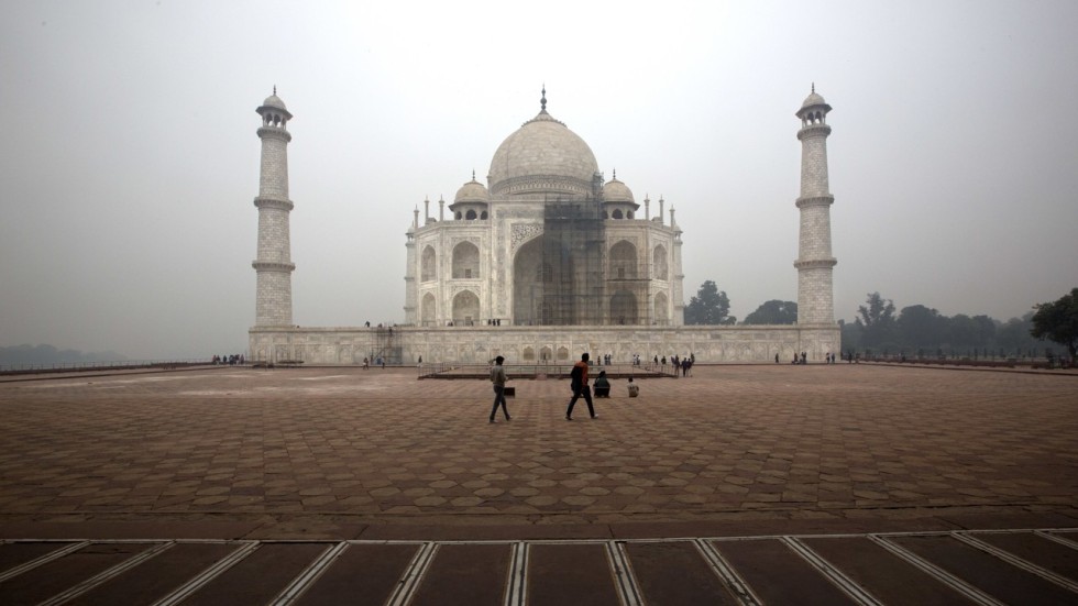 Bamboo scaffolding may be India’s answer to tricky task of cleaning Taj ...